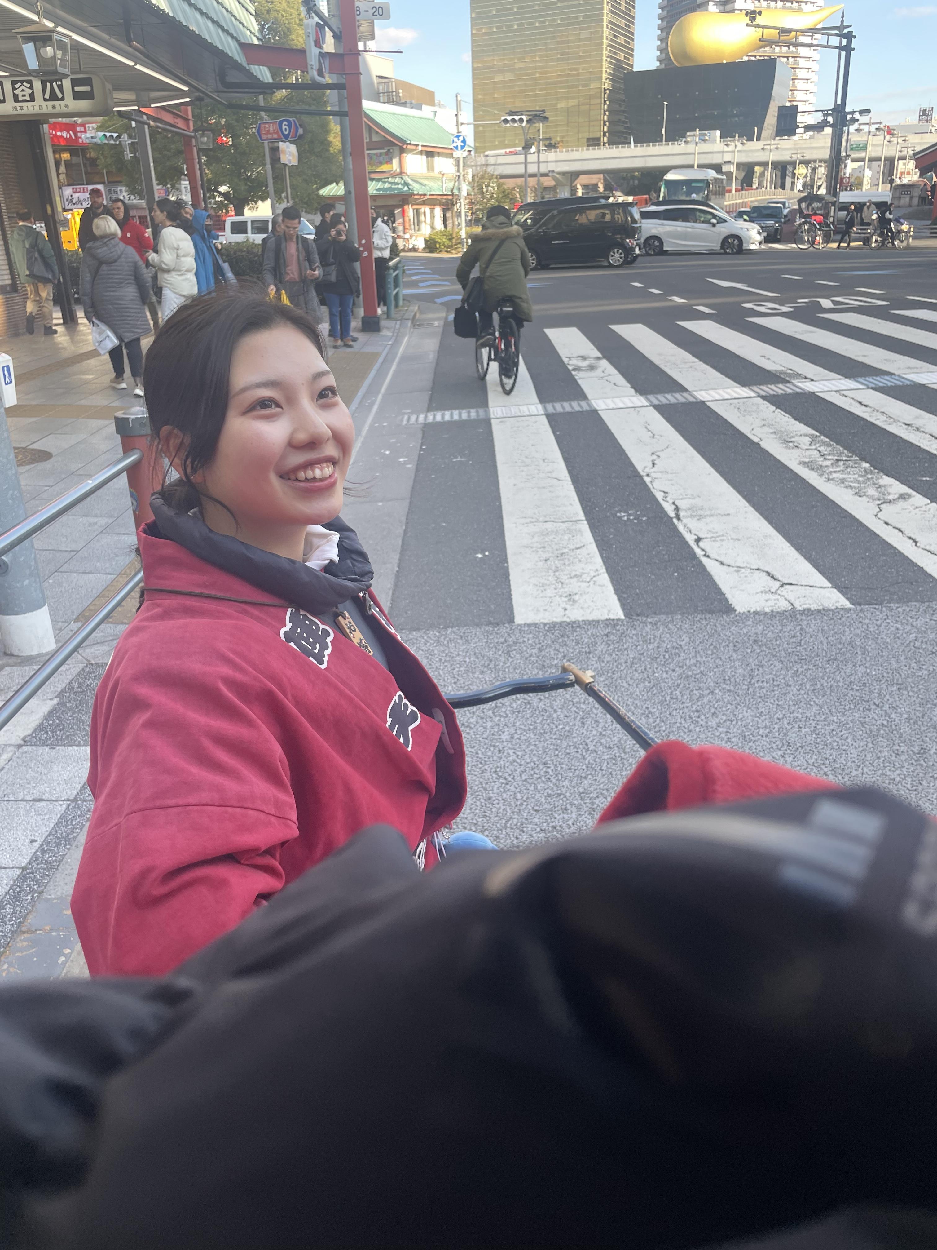 아사쿠사 리에상 인력거 탄다 - 포커고수