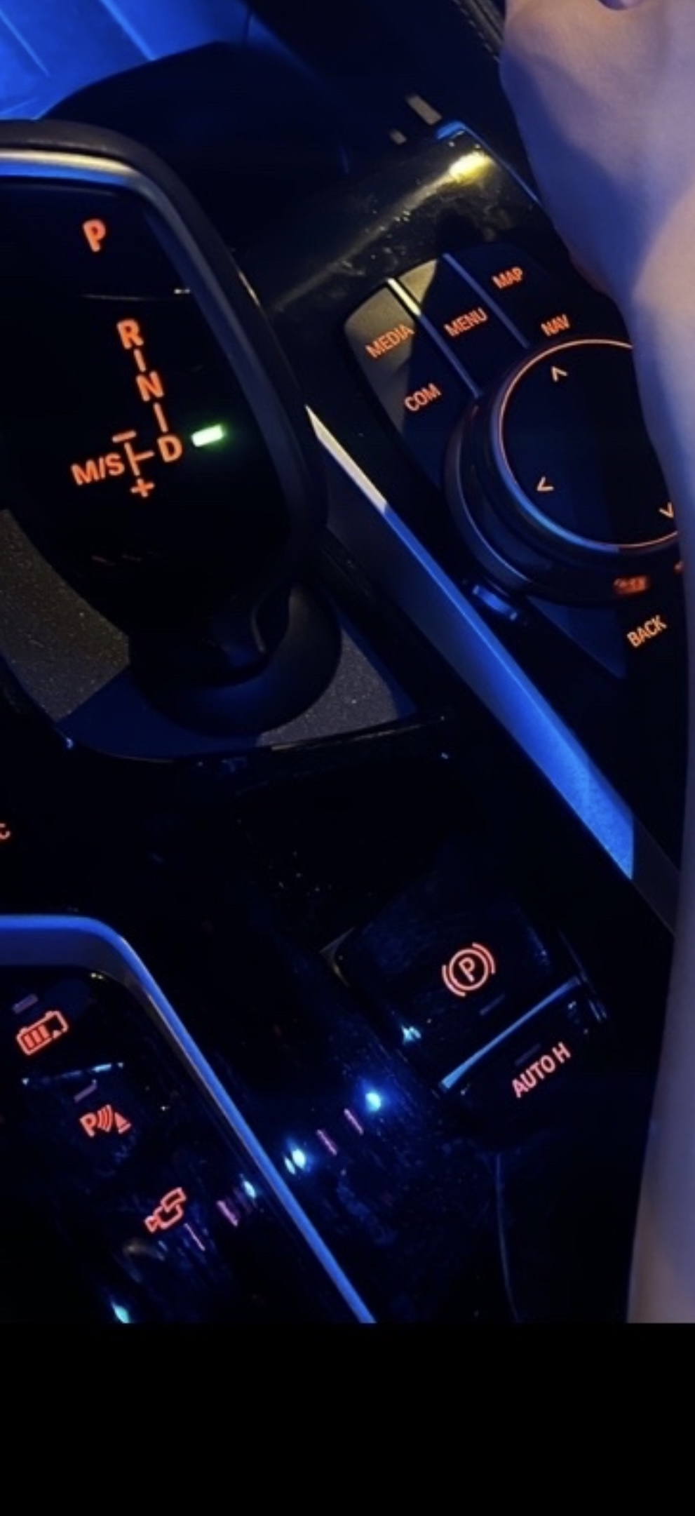 이 차 모델명 아는 사람? - 포커고수